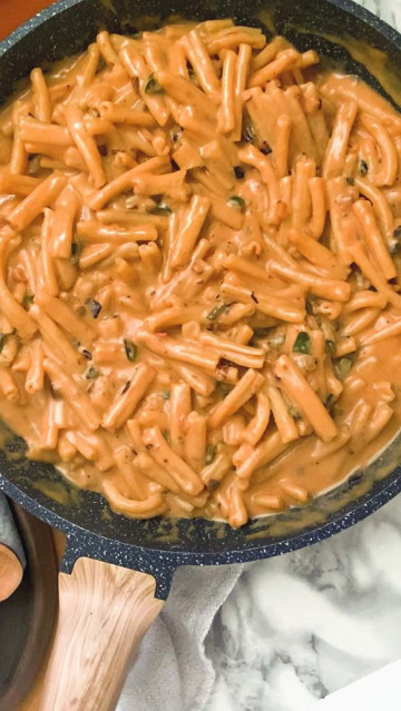 Spicy Mac and Cheese - Piper Cooks