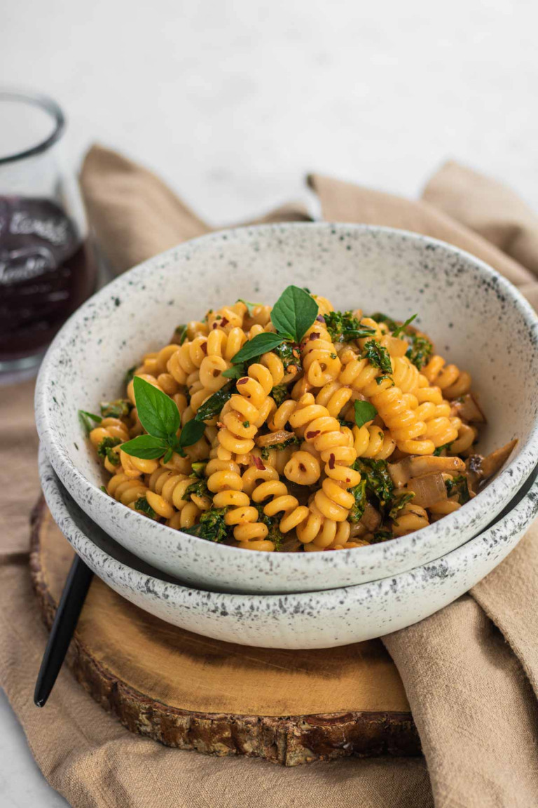 The Best Creamy 5 Ingredient One Pot Hummus Pasta - Piper Cooks