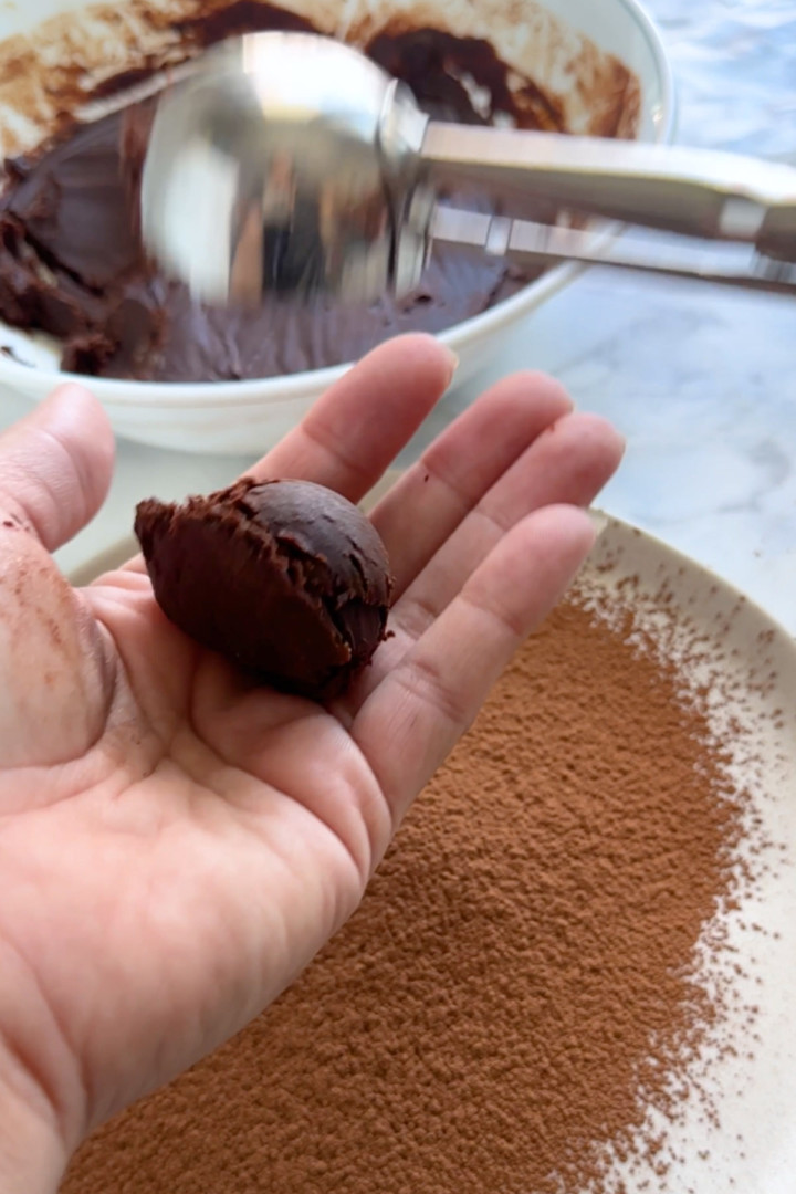 Homemade Christmas Truffle Recipe - 2 Ways - Piper Cooks