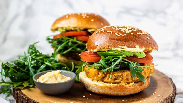 Ultimate Homemade Burgers That Beat Takeout - Piper Cooks
