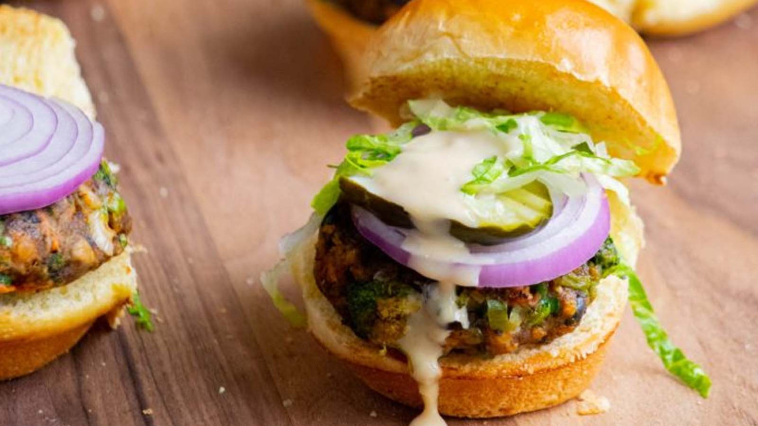 23 Veggie Burger Recipes Perfect for Meatless Mondays - Piper Cooks
