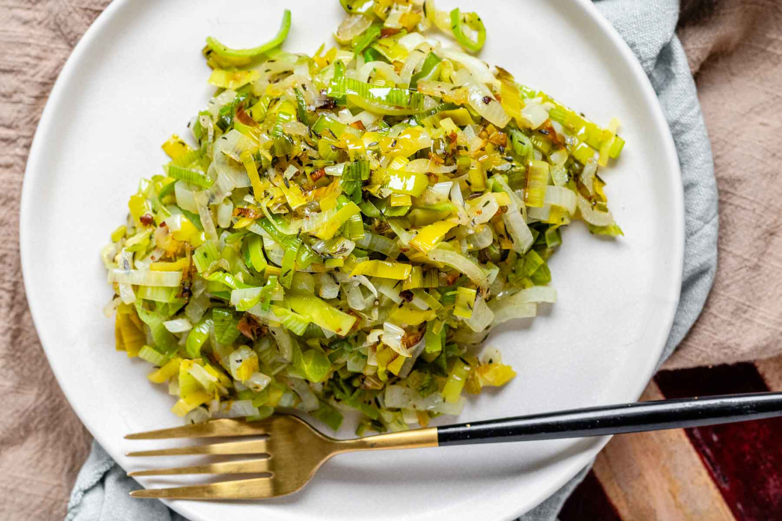 Easy Sautéed Buttered Leeks - Piper Cooks